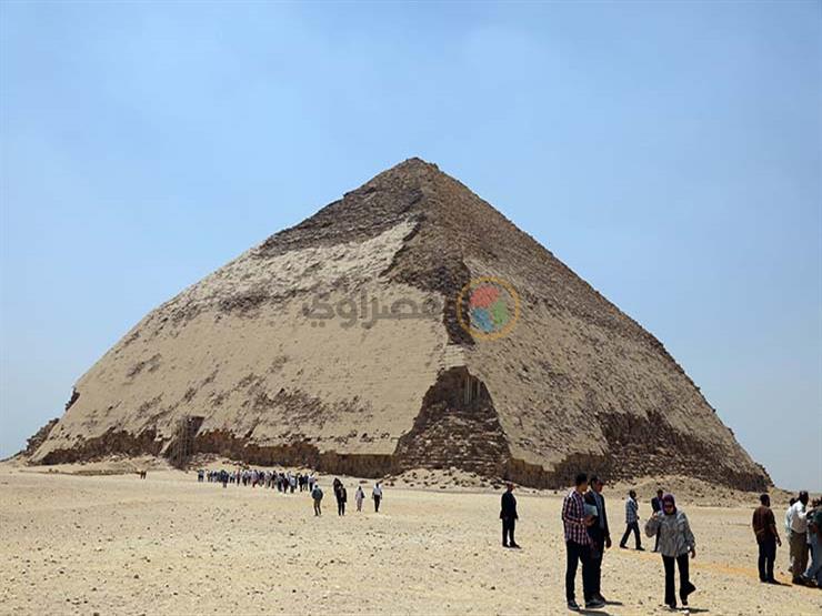 السياحة والآثار تكشف حقيقة انهيار جزء من الهرم المنحني مصراوى