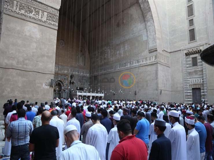 البحوث الفلكية يكشف موعد وتوقيت صلاة عيد الفطر مصراوى