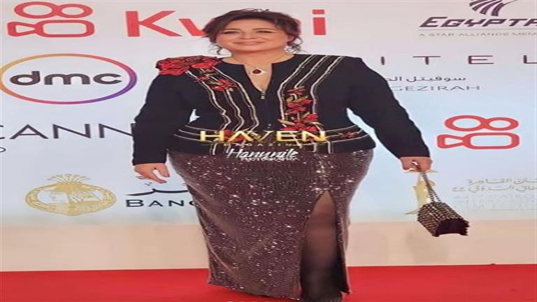 إلهام شاهين تنشر صورا مع ابنة شقيقها إلهام صفي الدين من مهرجان القاهرة ...