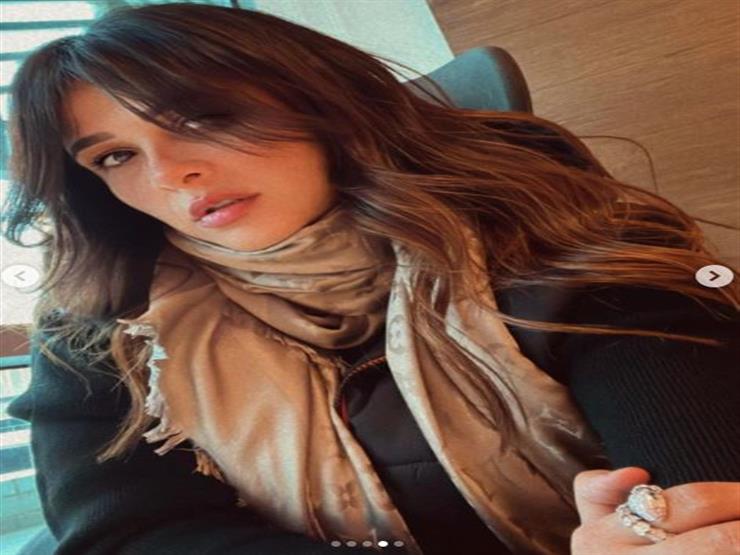 In the hospital .. Yasmine Abdel Aziz suffers from a health problem ...