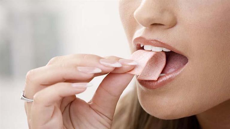 This is what happens to your body when you chew gum... Health risks ...