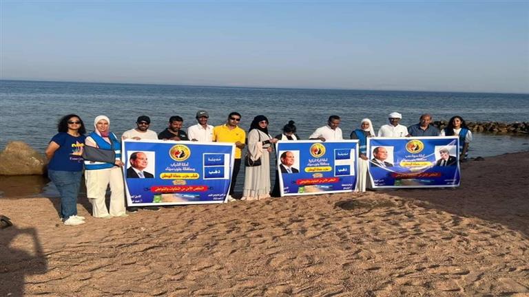 بعد التسريب النفطي مبادرة لتنظيف شواطئ مدينة دهب صور مصراوى