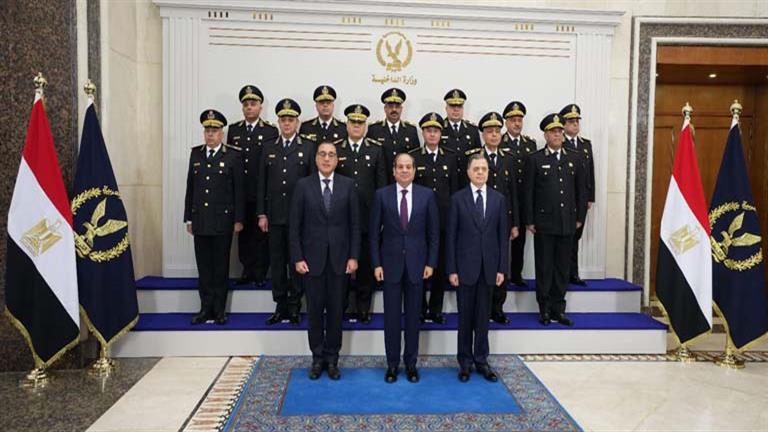 متحدث الرئاسة ينشر صور مشاركة السيسي في احتفالية العيد 72 لل مصراوى