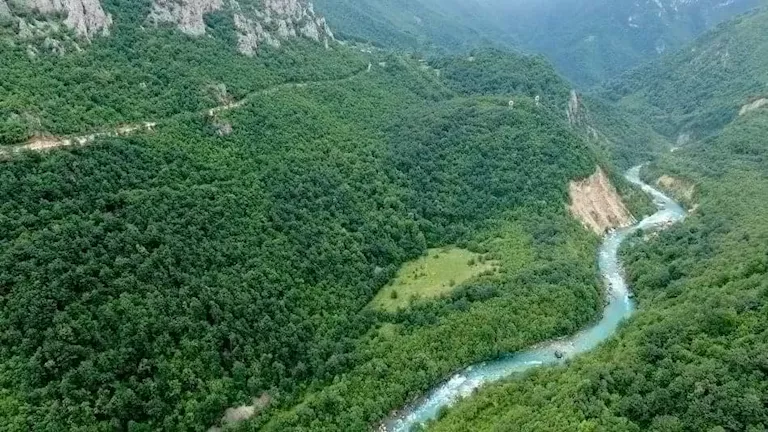 عجائب الطبيعة.. 20 صورة لأجمل 9 أنهار حول العالم | مصراوى